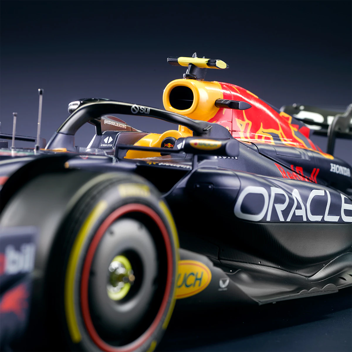 Red Bull RB19 - Checo Pérez